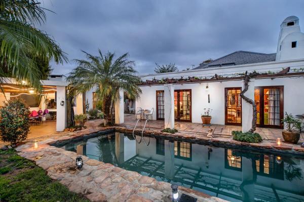 16 White House - Country Live At Its Best In Robertson Only 160 Km From Cape Town. - Western Cape