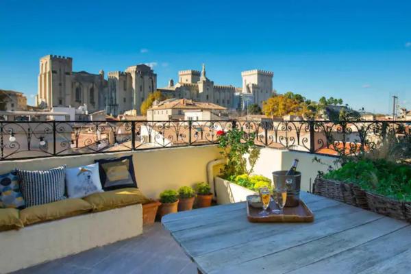 Magnifique Appartement De Charme Avec Vue Sur Le Palais Des Papes À Avignon Wifi Gratuit - Avignon