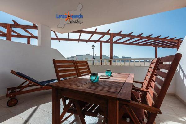 Vivienda Vacacional T239 - Black & White - Costa Teguise