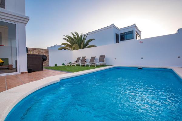 Elegant Villa Playa Blanca With Pool - Lanzarote