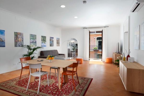 Sorrentovibes - Deluxe Home In Sorrento Old Town With Balconies - Sorrent