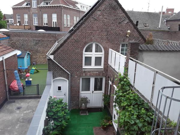 Singelachterhuis Roermond - Roermond