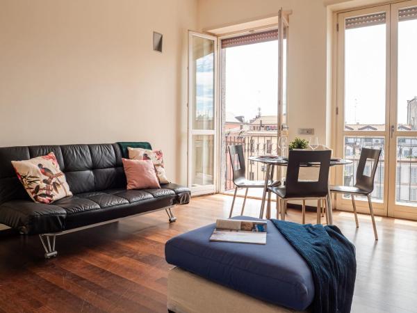 The Best Rent - Bright Two-bedroom Apartment In De Amicis - Milan