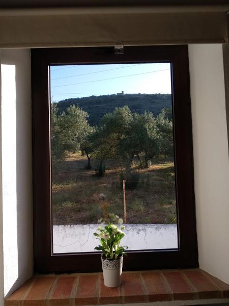 Ventanas A La Sierra - Cala