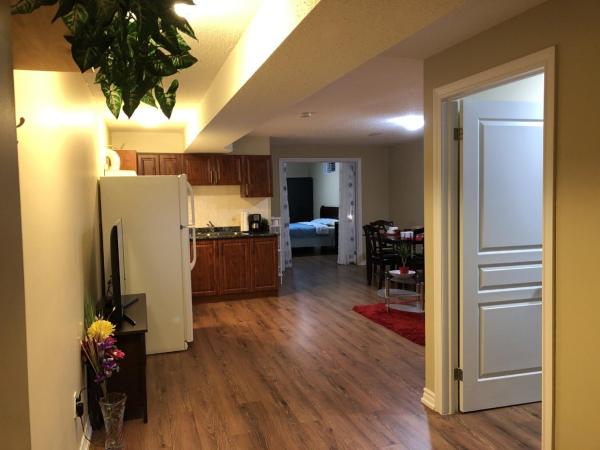 Spacious 2 Bedroom Guest Suite - Toronto