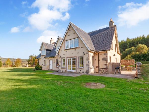 Rowan House - Lairg