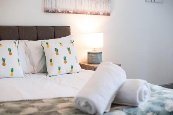Garden, Spacious, Parking, Tv In All Rooms! - Swansea, UK
