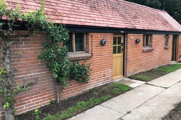 Luxury 2 Bed Cottage In The Orchard Of A 17th Century Manor House - Colchester