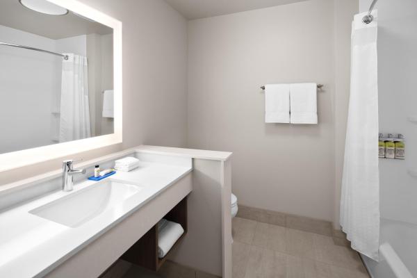 Holiday Inn Express & Suites - Elkhorn - Lake Geneva Area By Ihg - Wisconsin