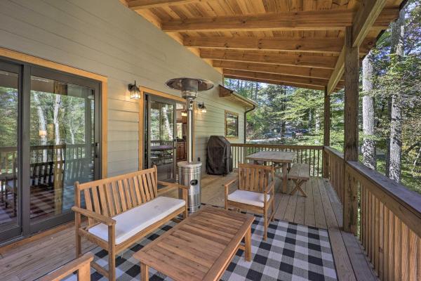 Treetop Cabin With Hot Tub, Near Appalachian Ski - Appalachian State University, Boone