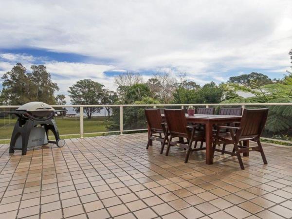 Castaways Beachfront House - Lemon Tree Passage