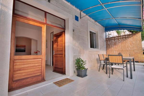 Apartment ŽAra 2 With Boat Place - Mimice