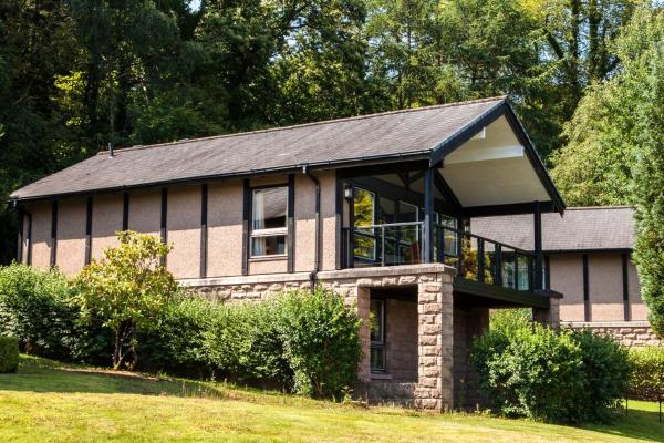 Celebrate At The World Famous Loch Lomond Resort Cameron House - Sleeps 6 - Balloch