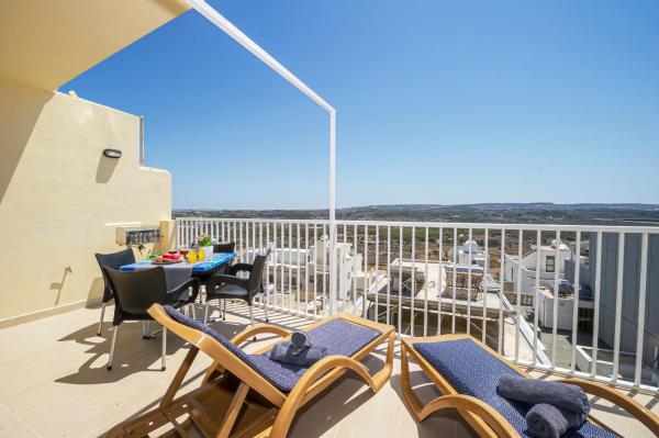 Summer Breeze Apartment With Panoramic Terrace - By Getawaysmalta - Malta