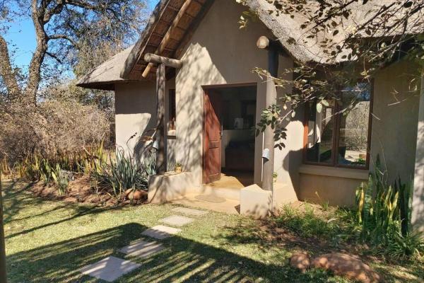 A Luxurious Lodge With A South African Bush Feel - Hoedspruit