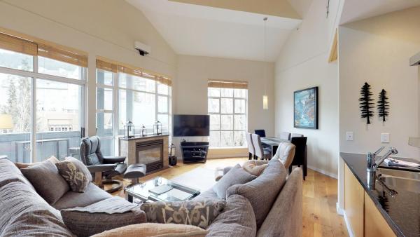 1br Plus Loft In Glacier Lodge, King Bed, Near Gondola, Private Balcony, Free Ski Valet - Whistler