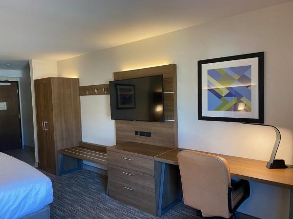 Holiday Inn Express & Suites Chatsworth By Ihg - Los Angeles