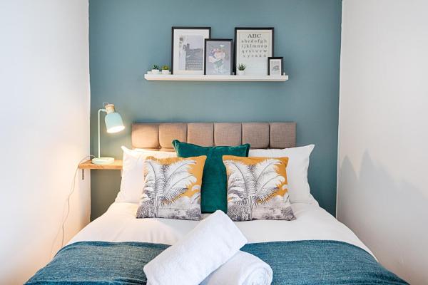 4 Bed - Sleeps 9 - City Centre - Work Crews - Swansea