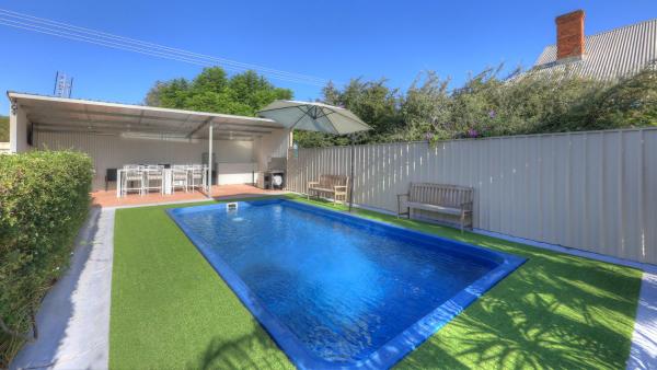 Paruna Motel - Swan Hill