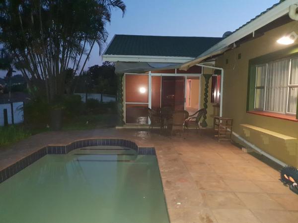 Edwaleni Guests Lodge - Queensburgh