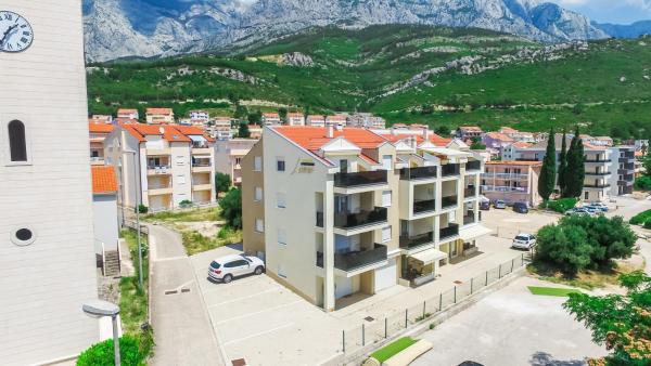 Apartments Leone Lukas - Promajna