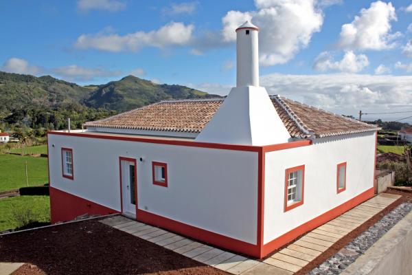 Casa De Almagreira - Empreendimento De Turismo Em Espaço Rural - Casa De Campo - Azores