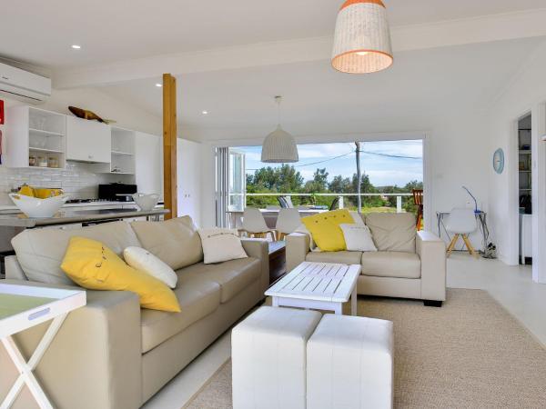 Arklow I Pet Friendly With Ocean Views - Australia