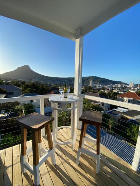 Cape Town Skyline 2 Bedroom Apartment - Camps Bay