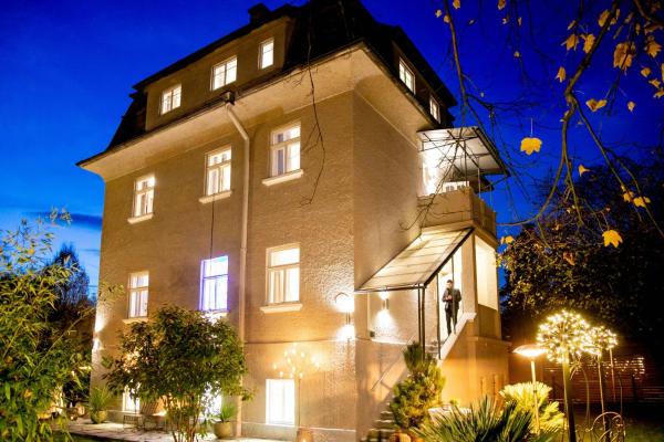 Family Wellhouse Green Garden Direct In Salzburg, Sunny Big Garden, Up To 16 Pax, Bikes For Free, Bbq, Sunbeds, Parking For Free, 15 Min Sound Of Music - Freilassing