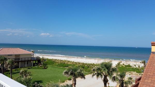 Just Beachy A Luxury Retreat Sleeps 12 3 Levels With Elevator- Perfect For 1-3 Families Travelin - Palm Coast, FL
