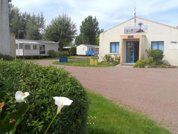 Camping De La Rive - Barbâtre