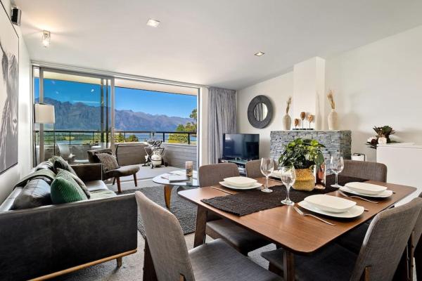 Toru - Eclectic Apartment With Delightful Lake Views - Queenstown, New Zealand