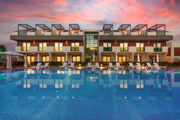 Veranda Suites - Lara Beach