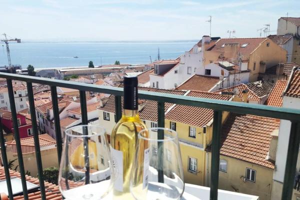 Alfama Stunning River And Historic City Views 2bedrooms & 2bathrooms Ac Balcony 18th Century Building - Lisbon