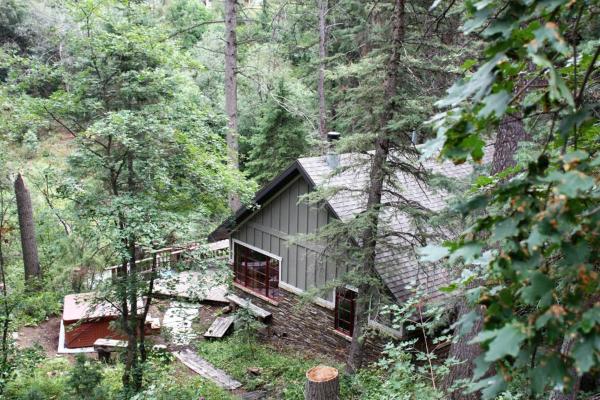 Hideaway Above The Stream Sunny Decks W/hot Tub Tall Trees Wood Stove Mountain Cabins Utah - Sundance, UT