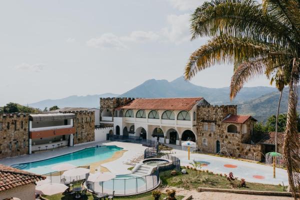 Hotel El Castillo Chinauta - Fusagasugá
