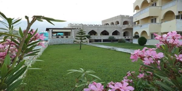 Castle Hotel - Qeparo