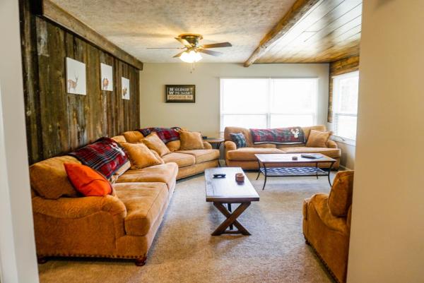 Camelback Rd Rancher- On One Acre & Near Attractions - Kalahari Indoor Waterpark, Pocono Manor