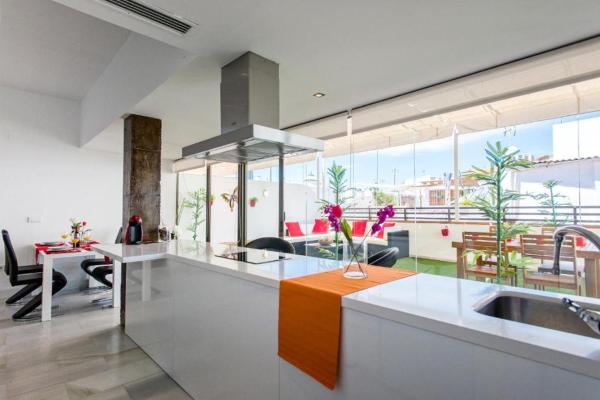 Aquitania Home Suites - Seville, Spain