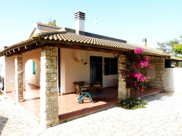 Casa Vacanza Ondablu Casesicule, On The Beach With Big Veranda And Wifi - Ispica