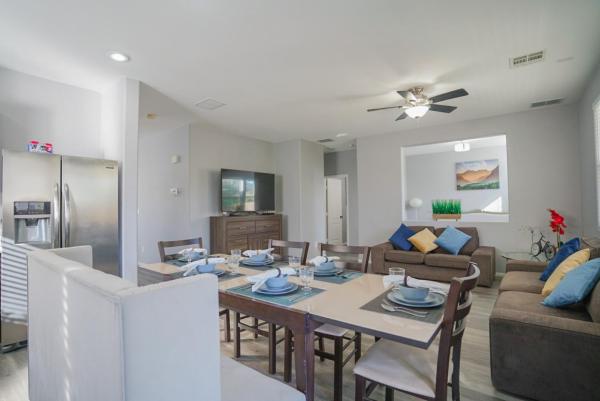 Ultra Modern Las Vegas Home 20min From The Strip - Las Vegas Motor Speedway