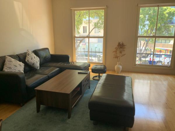 Two Bedroom Apartment In Peaceful Southbank - St Kilda