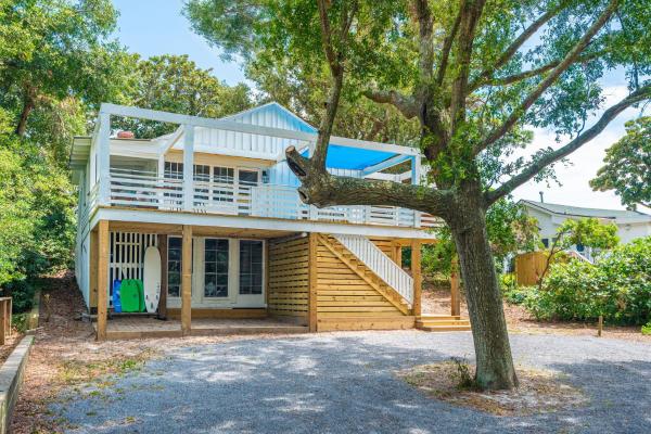 808 E Ashley - The Board And Batten - 3 Bedrooms Near Ocean - Folly Beach, SC
