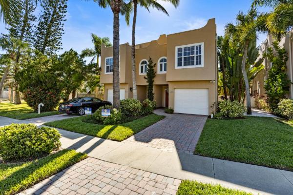 Siesta Avenida Townhome 5208 - Siesta Key, FL
