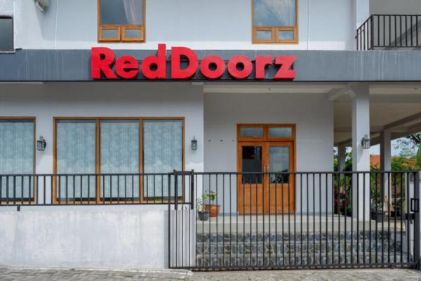 Reddoorz Syariah Near Kawasan Sam Poo Kong 2 - Tugu