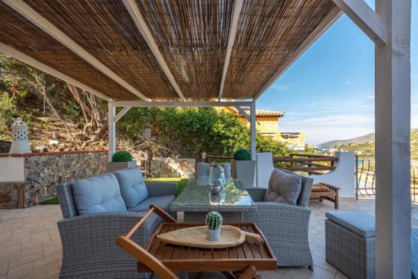 Villa Acquamarina Semi Detached Villa With Private Pool And Wifi - Solanas