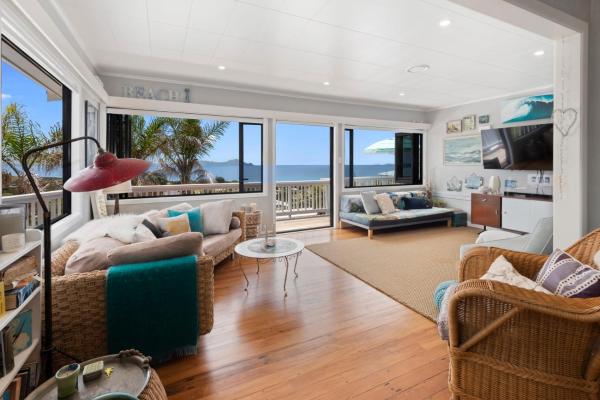 Waipu Cove Palm Cottage - Waipu Cove Holiday Home - Waipu