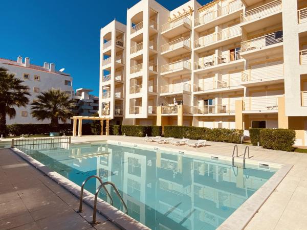 Vista - Shared Pool - 4 Guests - Albufeira - Albufeira