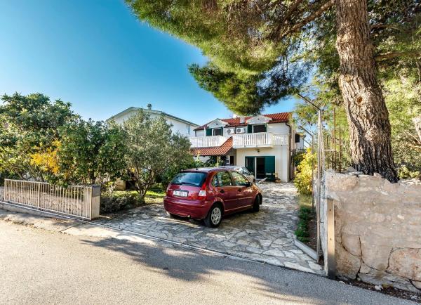 Apartments Garoful - Tisno