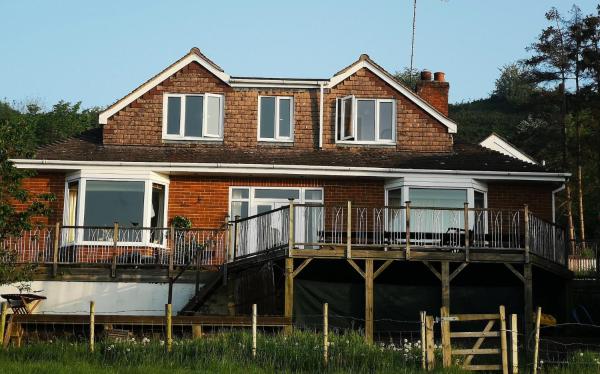 Healing Waters Sanctuary For Exclusive Private Hire And Self Catering Board, Vegetarian, Alcohol & Wifi Free Retreat In Glastonbury - United Kingdom
